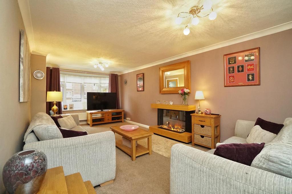 Stillington Road, Easingwold, York, YO61 3JG 4 bed detached house for ...