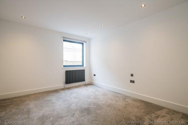 Westow Street, Crystal Palace, SE19 3AH 2 bed flat - £1,850 pcm (£427 pw)