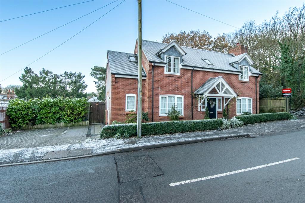Beacon Hill, Rednal, Birmingham, B45 3 bed detached house - £460,000