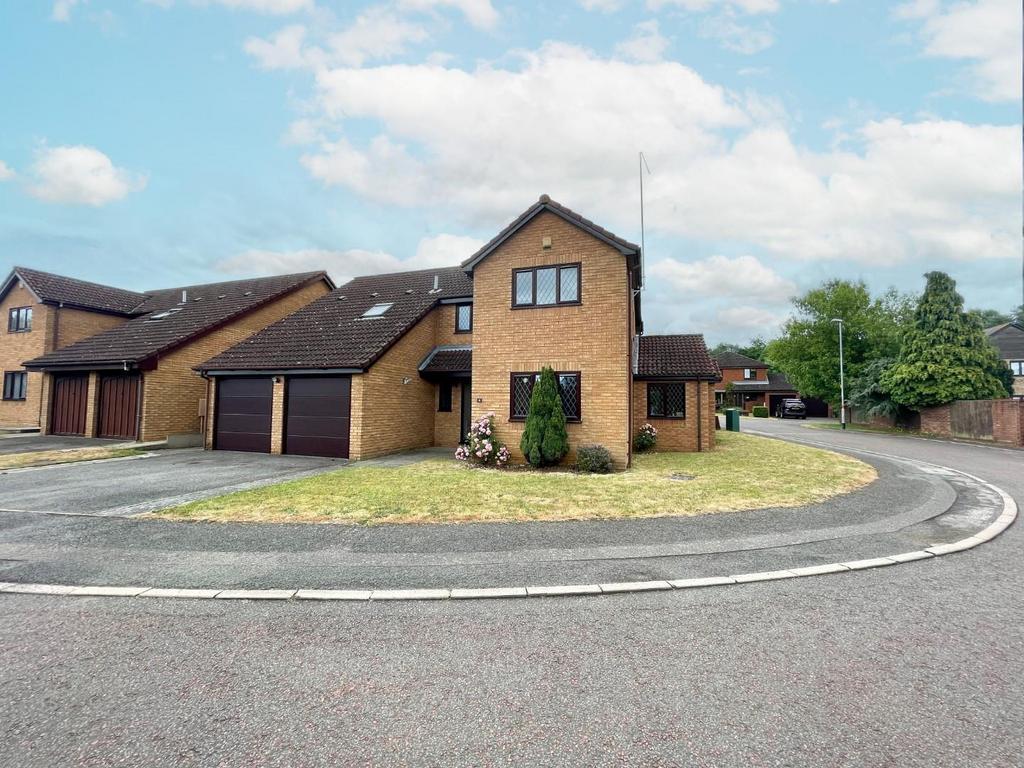Ambridge Close East Hunsbury Northampton Nn4 4 Bed Detached House For