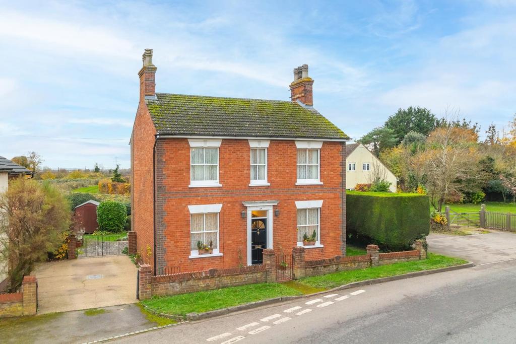 Dunstable Road, Tilsworth 3 bed detached house - £585,000