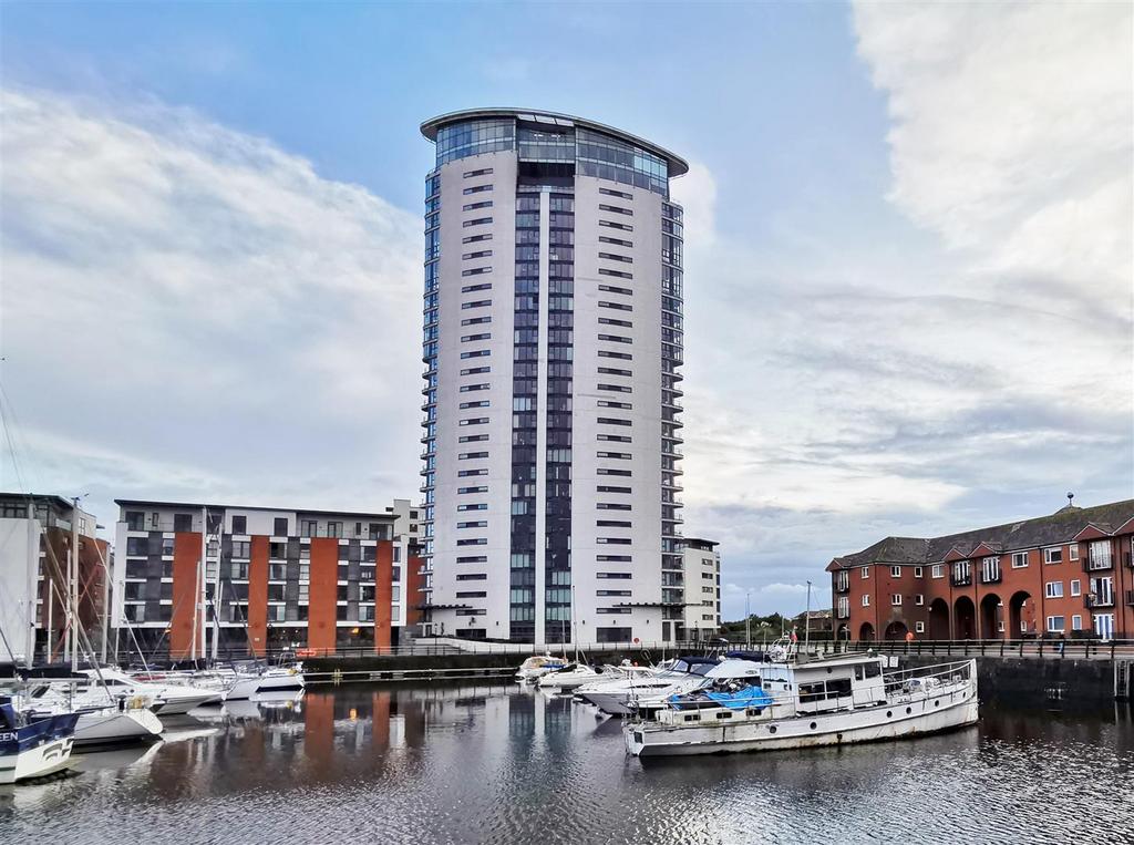 Trawler Road, Marina, Swansea 2 bed apartment for sale - £235,000