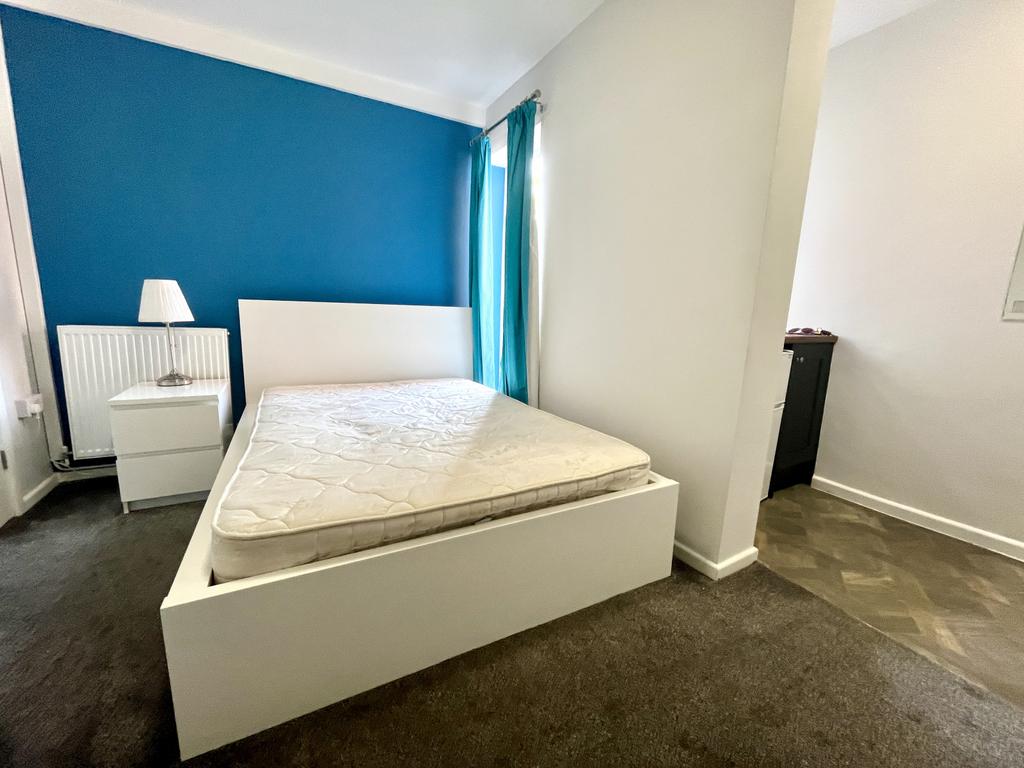 Corporation Street, Stafford, ST16 3LQ 1 bed in a house share - £525 ...