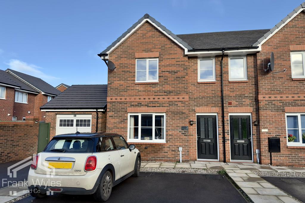 Spire Grove, Warton 3 bed end of terrace house for sale - £217,950