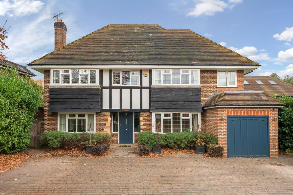 Esher, Surrey, KT10 6 bed detached house - £7,500 pcm (£1,731 pw)
