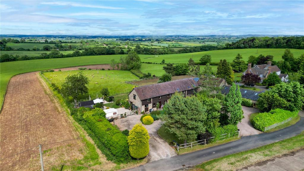 The Fold, Middleton Scriven... 4 bed barn conversion - £500,000