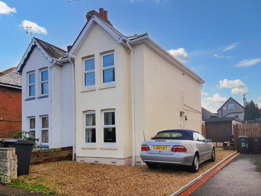 Malmesbury Road, Bournemouth BH8 2 bed semi-detached house to rent - £ ...
