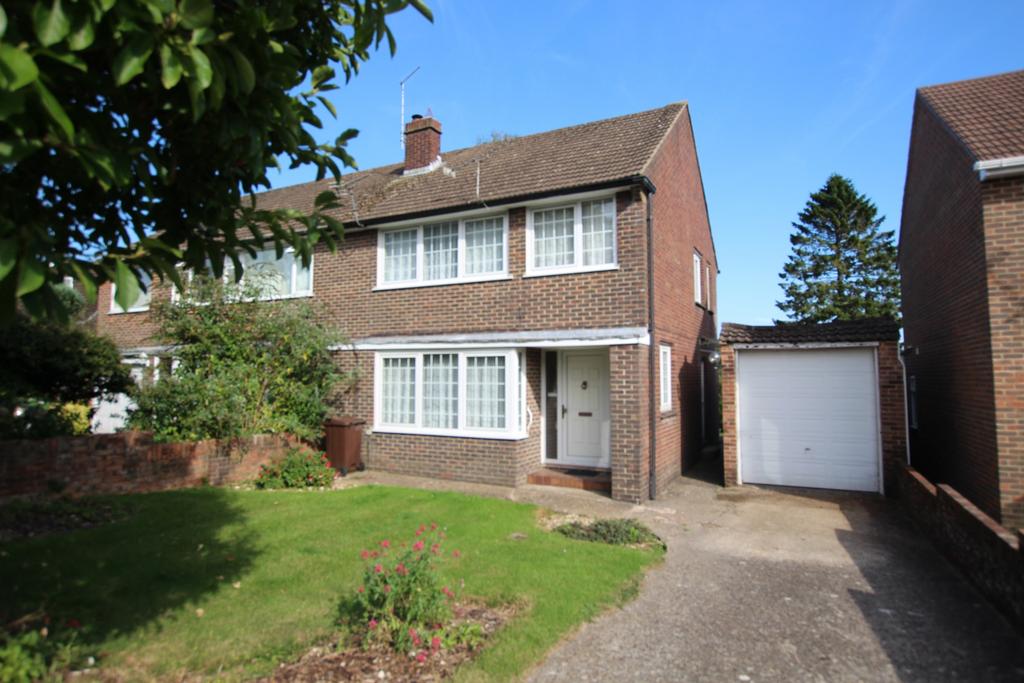 PEAK ROAD, CLANFIELD 3 bed house - £410,000