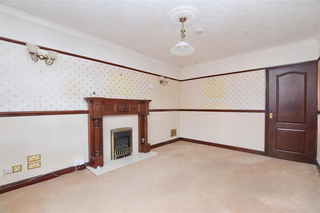 Malpas Road, Runcorn 2 bed detached bungalow for sale - £235,000