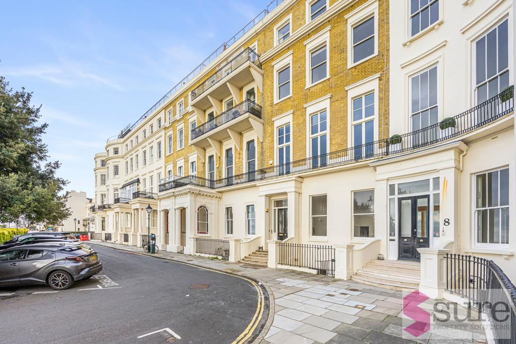 Eastern Terrace, Brighton, East Sussex 2 bed flat - £2,000 pcm (£462 pw)