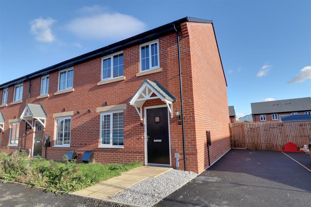 Springbank Road, Shavington, Crewe 3 bed end of terrace house for sale ...