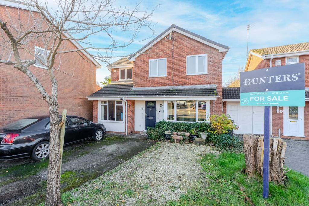 Bridgewater Drive, Coseley 4 bed detached house - £280,000