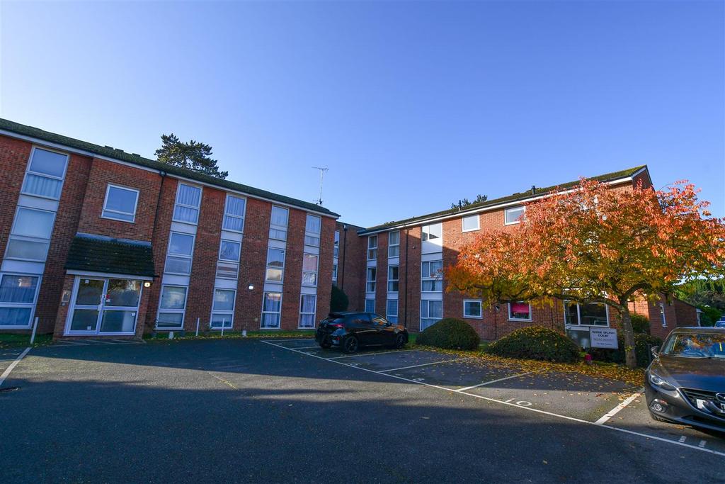 Watersplash Court, Thamesdale, London... 2 bed flat - £260,000