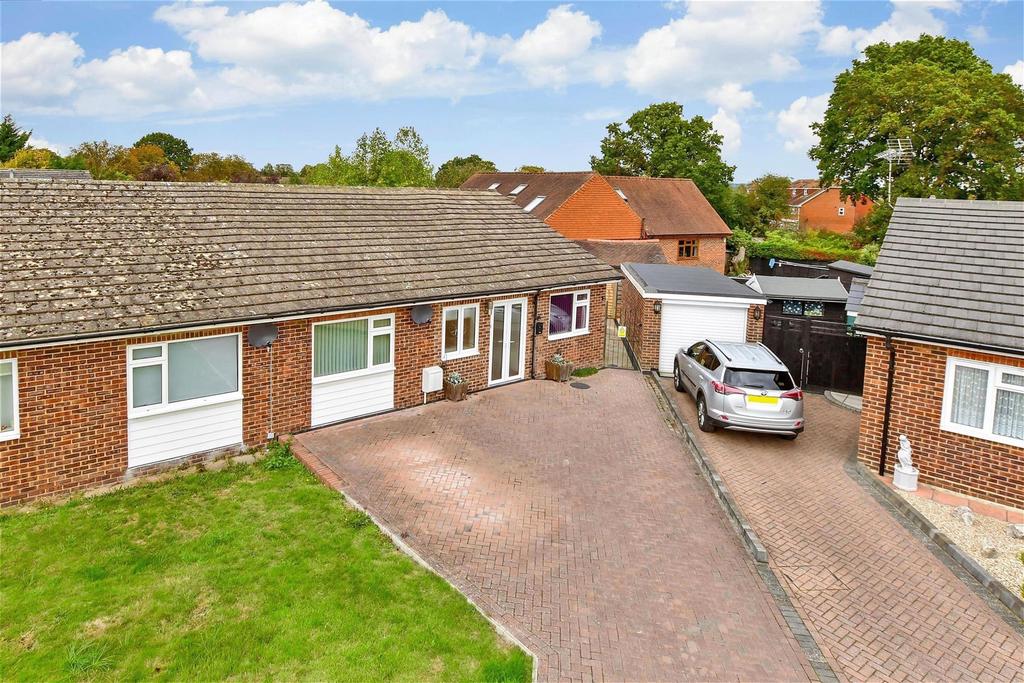 Walnut Close Paddock Wood Tonbridge Kent 2 Bed Semi Detached