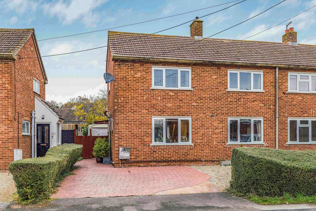 College Way, Horspath, OX33 3 bed property - £425,000