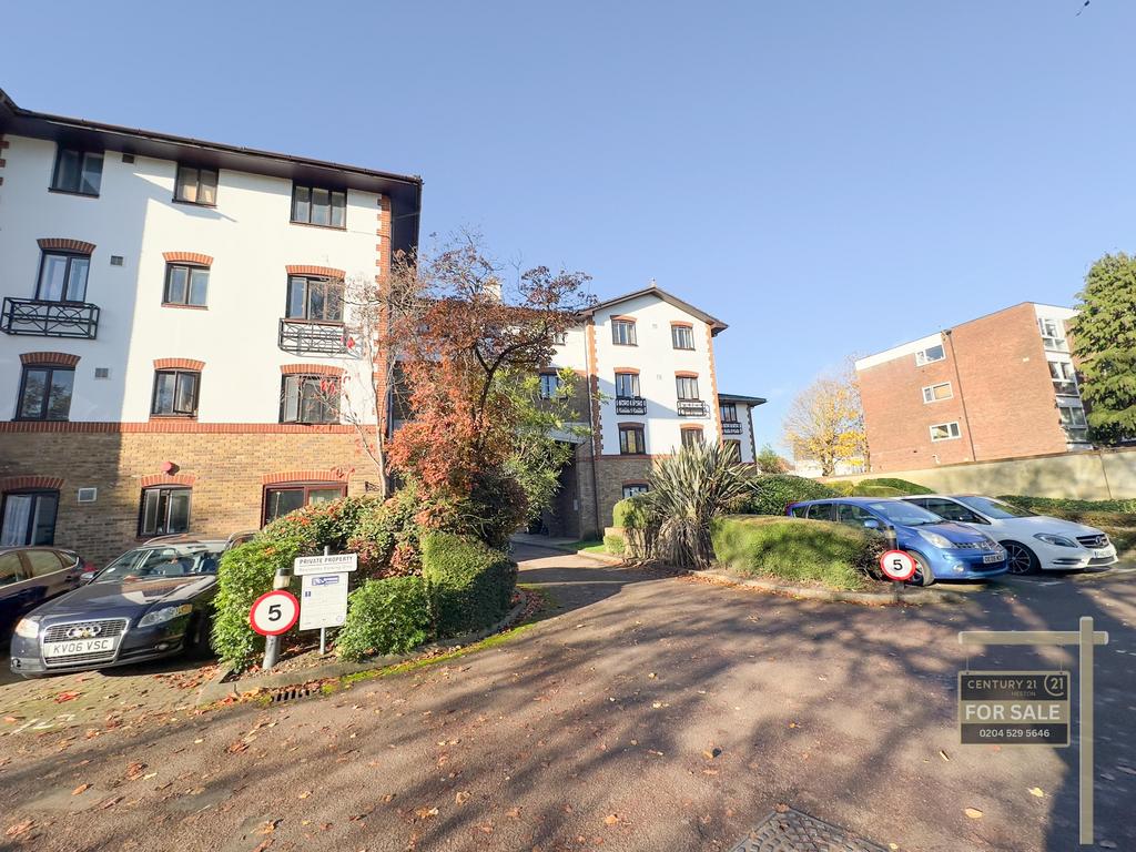 Lampton Road, HOUNSLOW TW3 Studio - £204,950