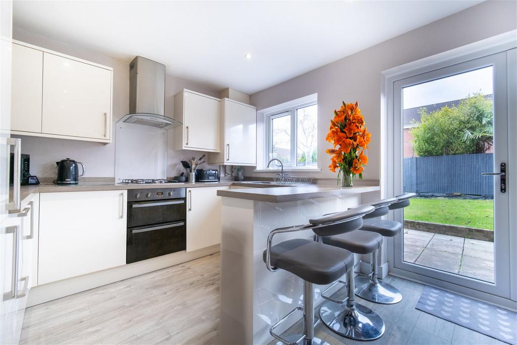 Cwrt Nant Y Felin, Caerphilly, CF83 1TP 4 bed end of terrace house for ...