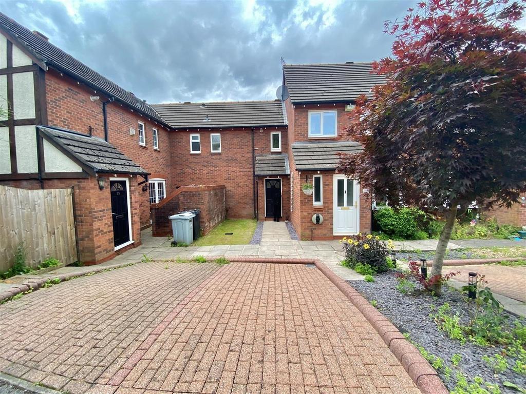 Sutton Close, Macclesfield 2 bed mews for sale - £185,000