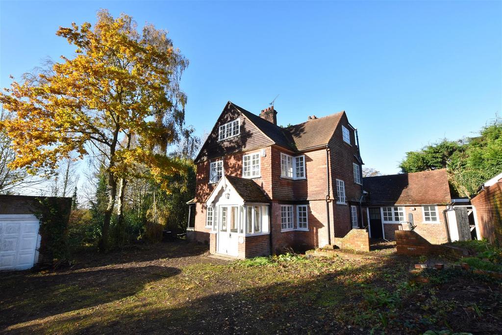 Point Hill, Rye 5 bed detached house - £850,000