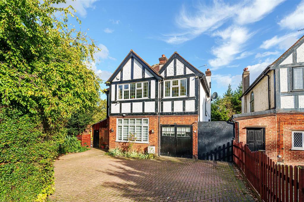 Warminster Road, London 4 bed detached house - £950,000