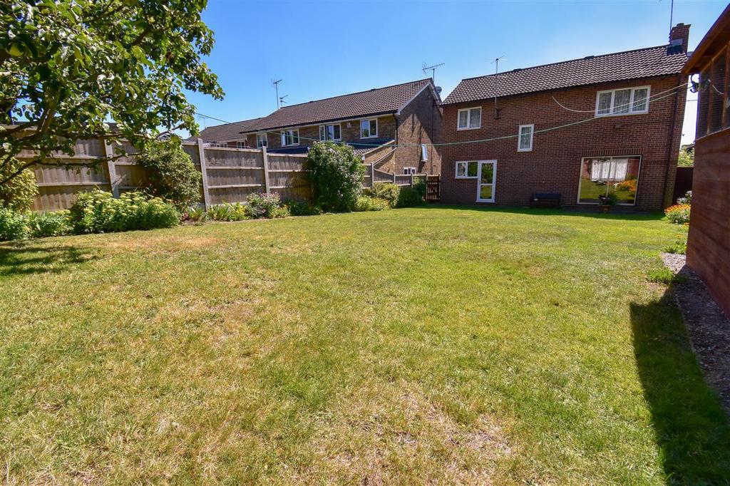 Lower Crescent, Linford 4 bed detached house - £525,000