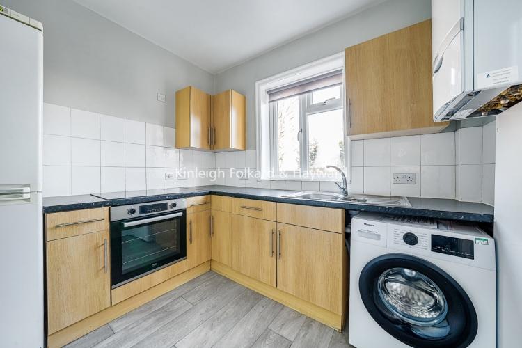 Colin Parade London NW9 2 bed apartment - £1,650 pcm (£381 pw)