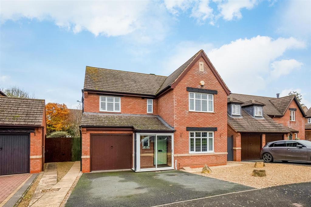 Stephenson Way, Honeybourne 4 bed detached house - £425,000