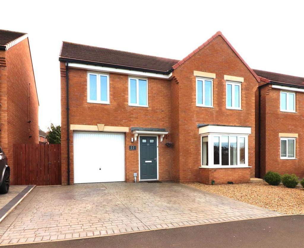 Hedgehope Walk, Blyth 4 bed detached house - £235,000
