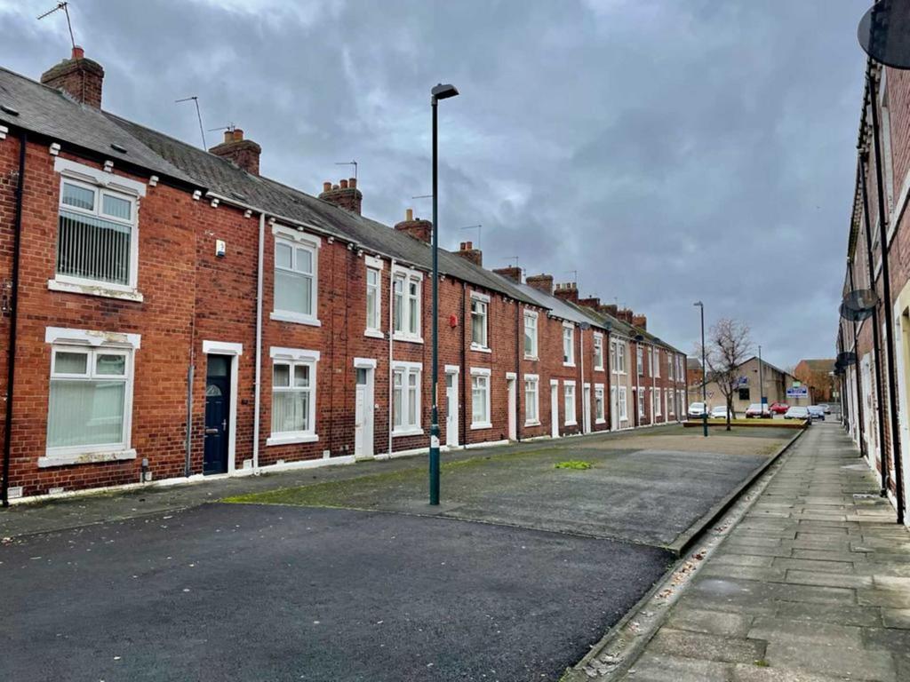 Buchanan Steet, Hebburn NE31 2 bed terraced house - £695 pcm (£160 pw)