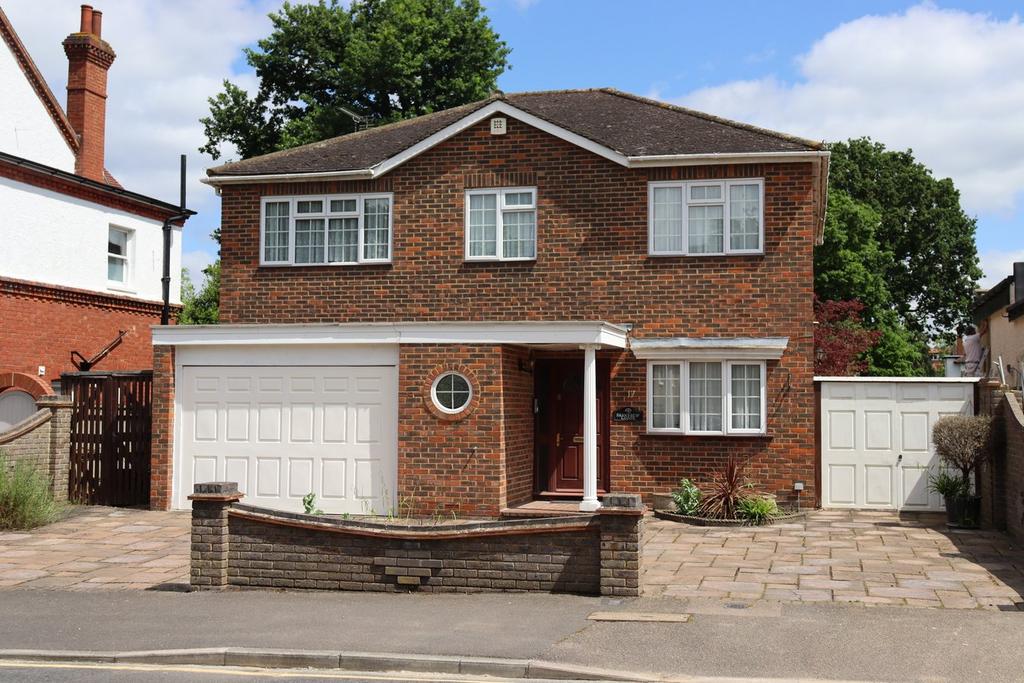 Priestlands Park Road, Sidcup, DA15 4 bed detached house - £950,000