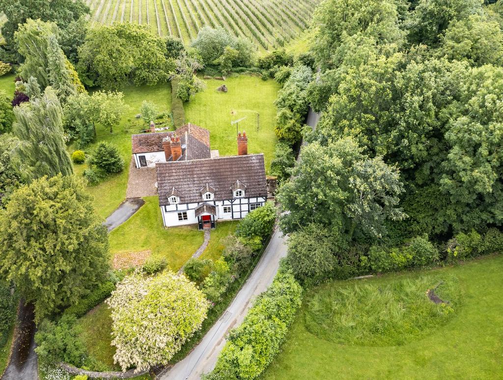 Perton, Stoke Edith, Hereford, HR1 3 bed character property for sale ...