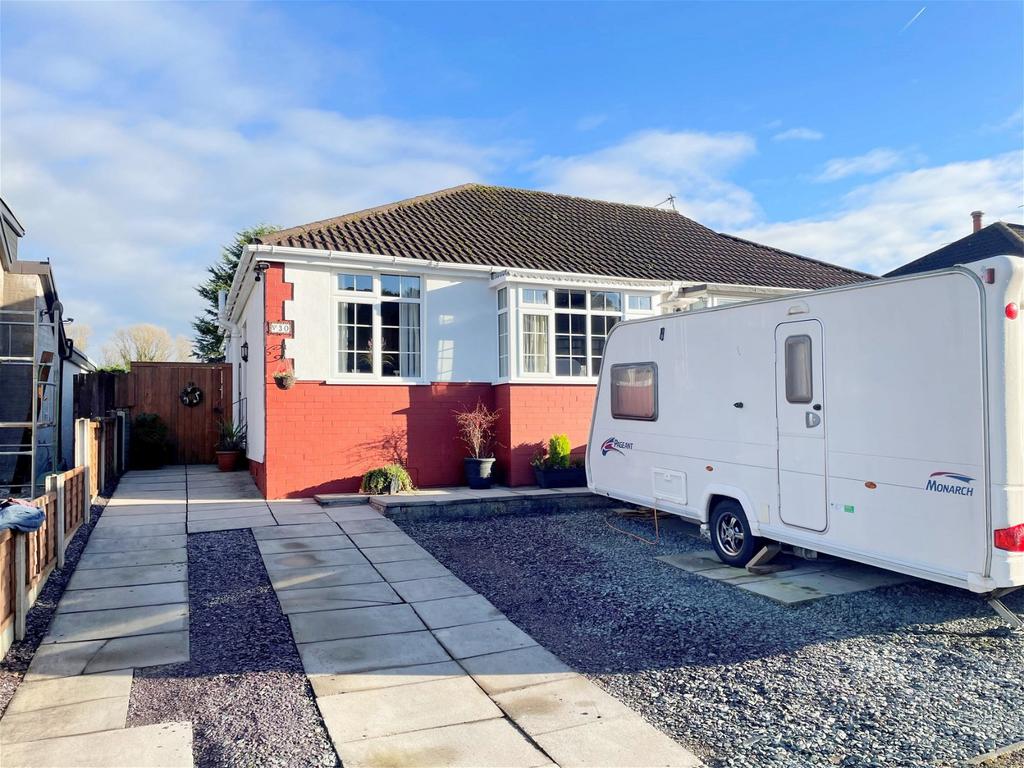 Lordsgate Lane, Burscough, Ormskirk 2 bed semi-detached bungalow - £215,000