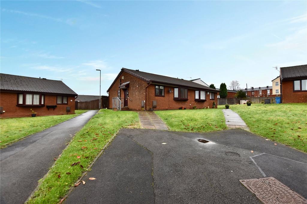 Cumberland Drive, Royton, Oldham, Greater Manchester, OL2 2 bed semi ...