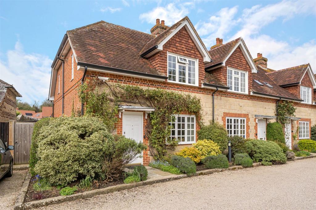 North Street, Midhurst, GU29 2 bed end of terrace house - £550,000