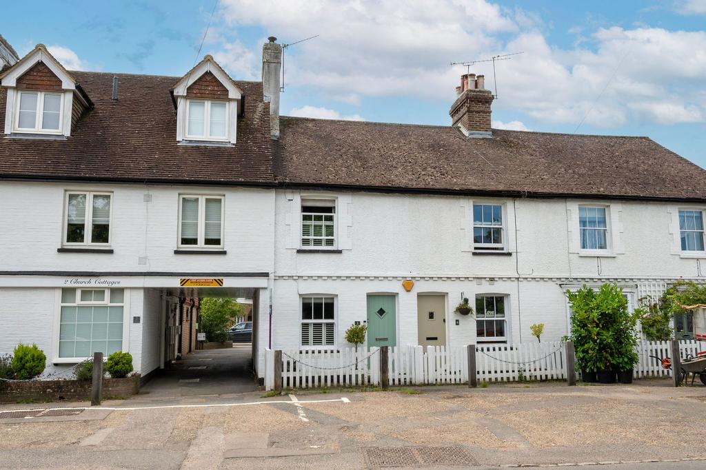 High Street, Rusper, RH12 3 bed terraced house for sale - £450,000