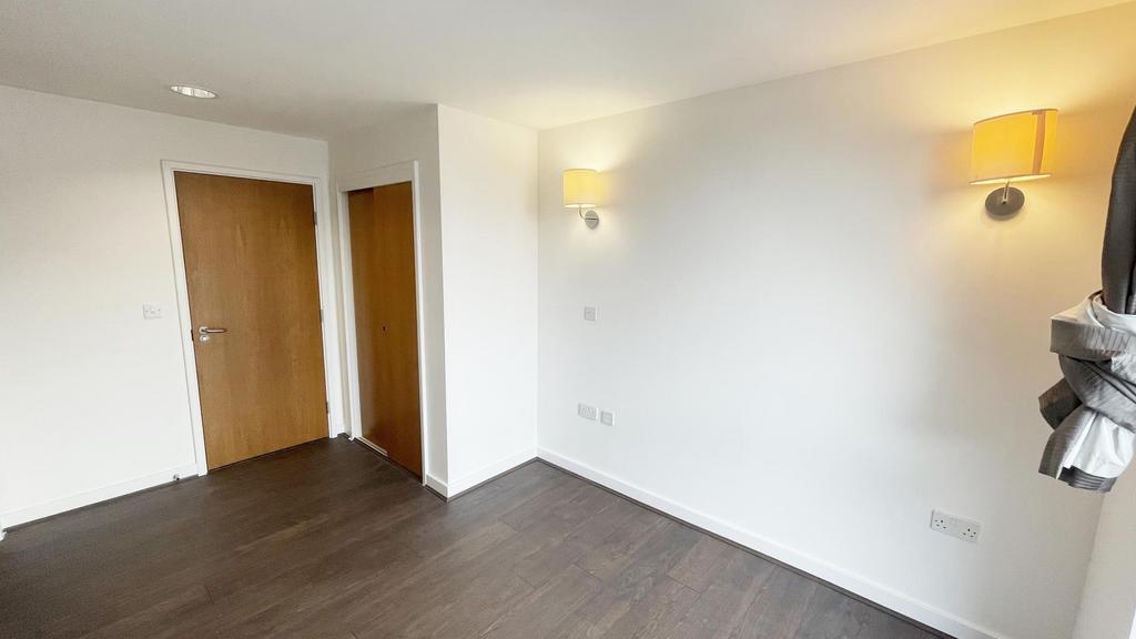Quadrant Court, Wembley, HA9 2 bed flat - £2,100 pcm (£485 pw)