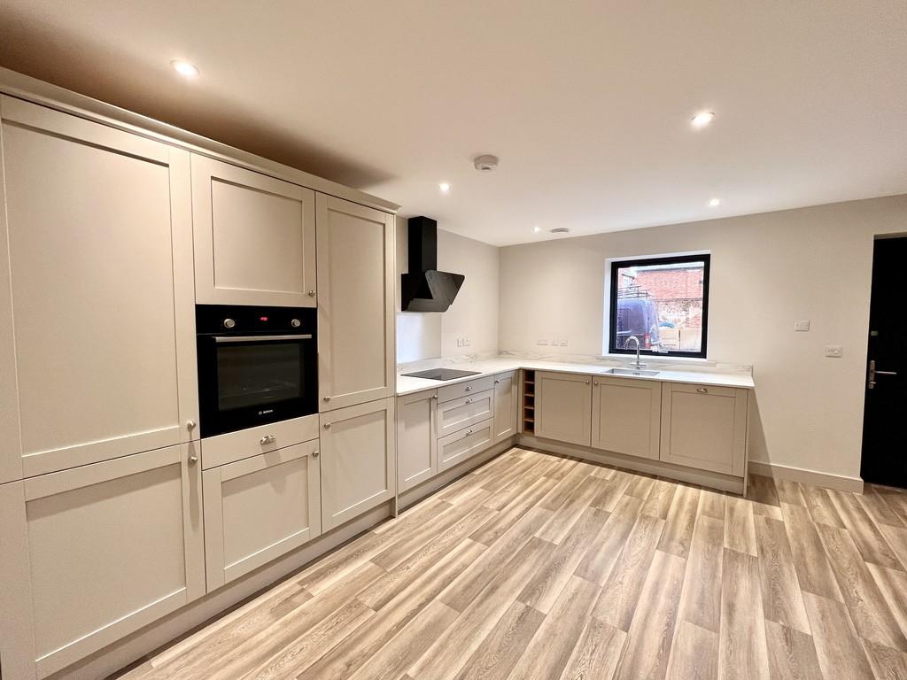 Mill Gate, Newark 2 bed terraced house - £950 pcm (£219 pw)