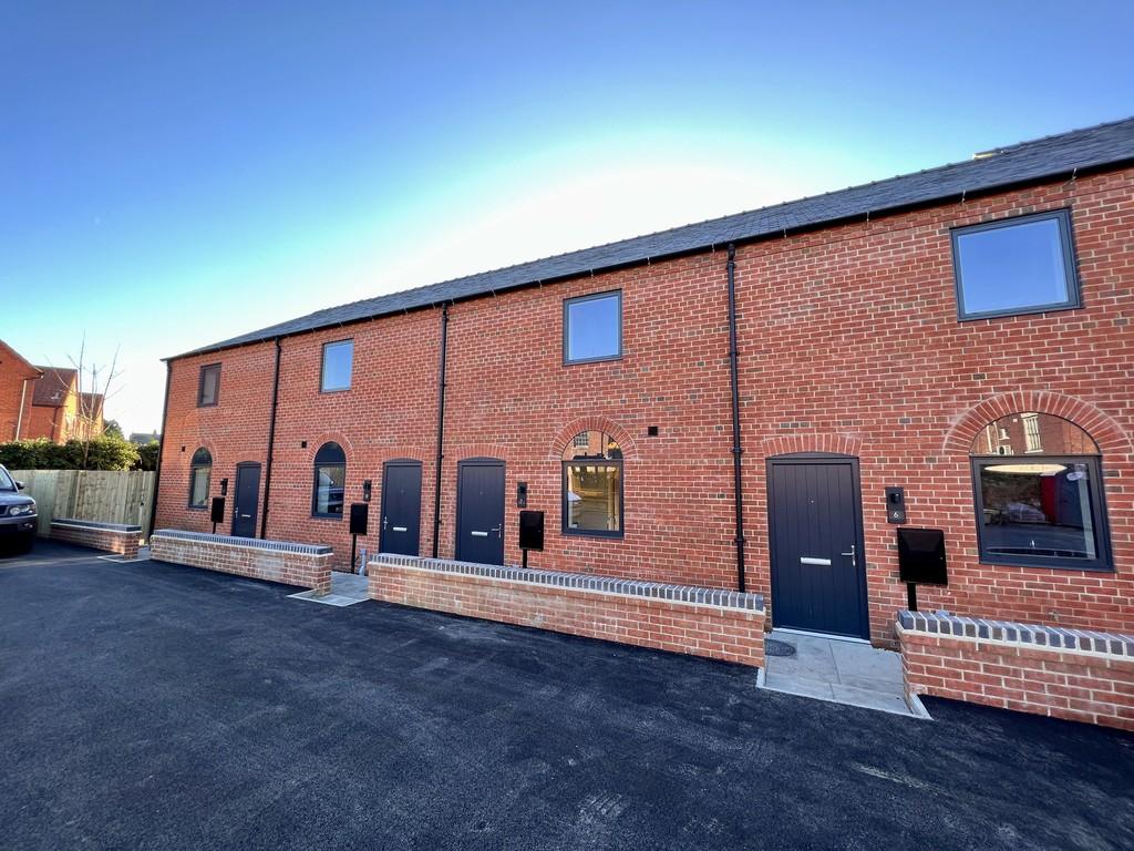Mill Gate, Newark 3 bed terraced house - £1,000 pcm (£231 pw)