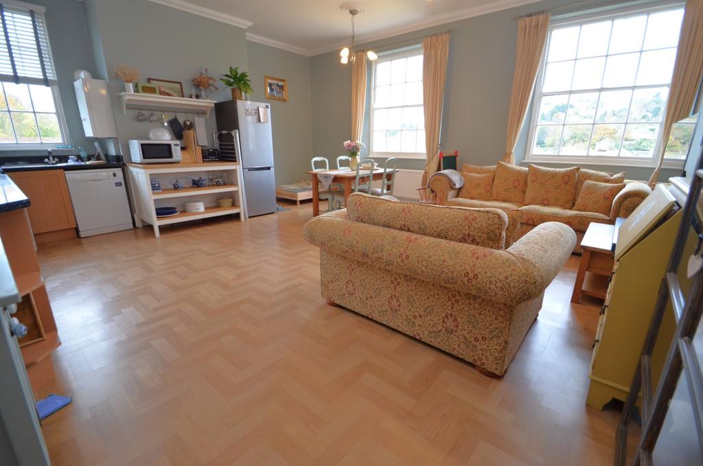 Exwick Court, Exeter EX4 2 bed flat - £240,000