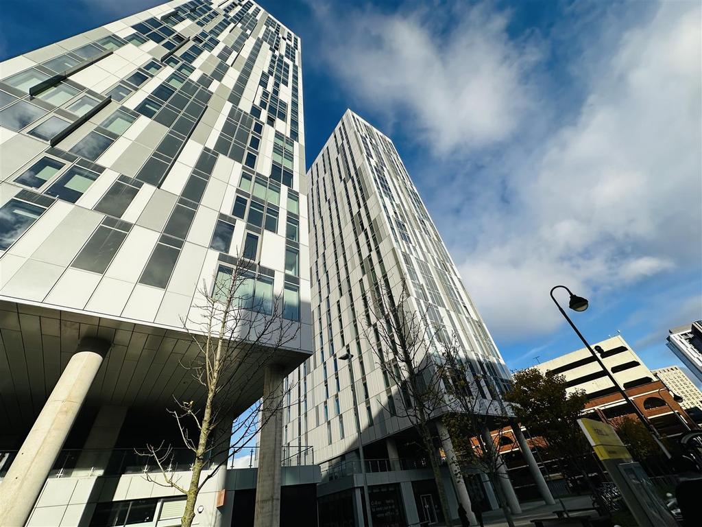 Michigan Point, Tower A, Michigan... 2 bed apartment - £1,300 pcm (£300 pw)
