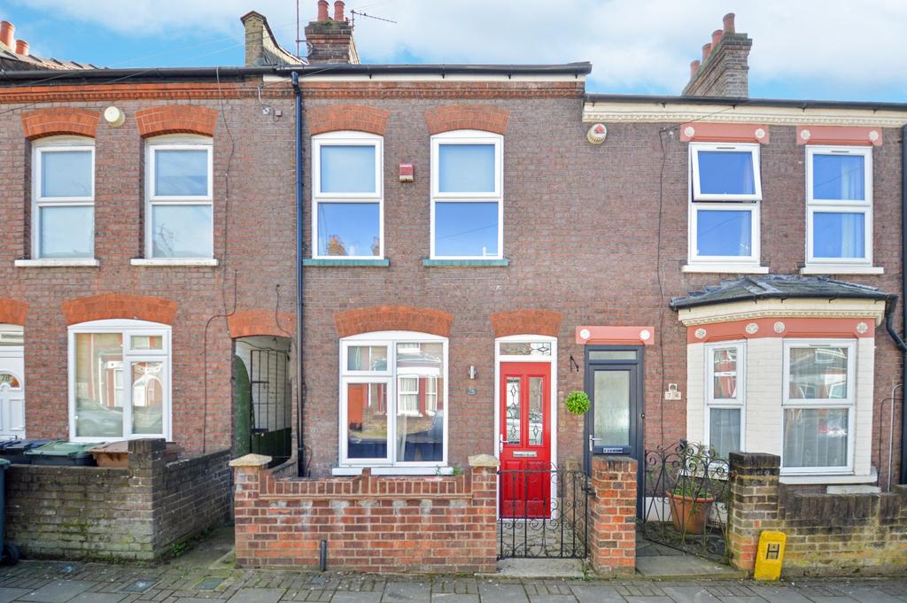 Reginald Street, Luton 3 bed terraced house - £260,000