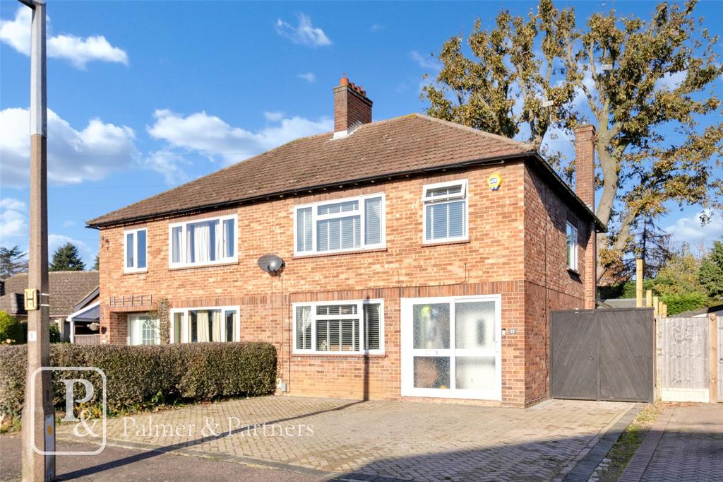 Rudsdale Way, Prettygate, Colchester, Essex, CO3 3 bed semi-detached ...