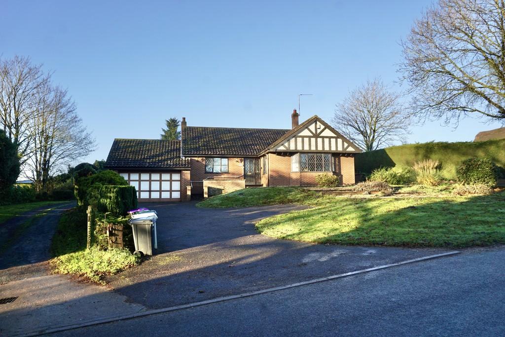 Main Road Woodhall Spa Ln10 3 Bed Detached Bungalow For Sale £325 000