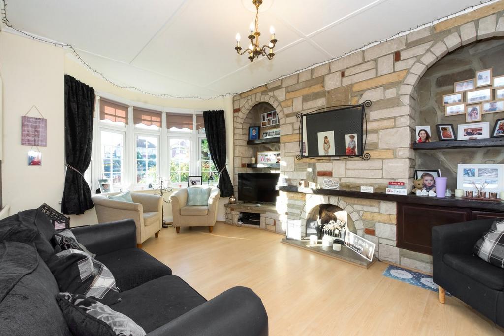 East Rochester Way, Sidcup, DA15 3 bed semi-detached bungalow for sale ...