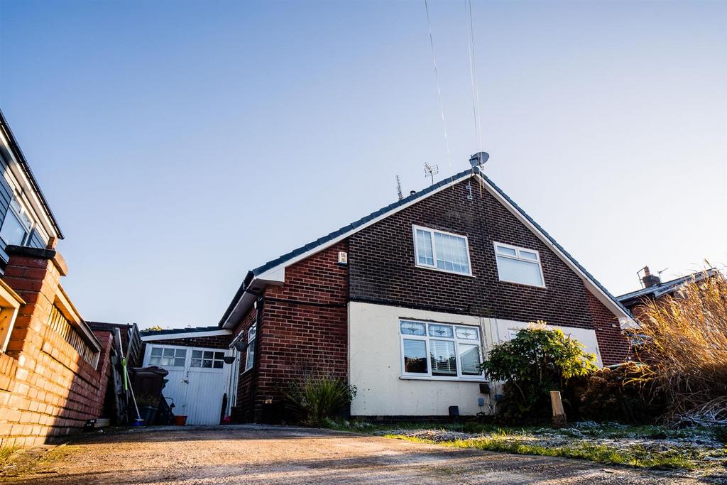 Paddock Lane, Failsworth, Manchester 3 bed semi-detached bungalow - £ ...