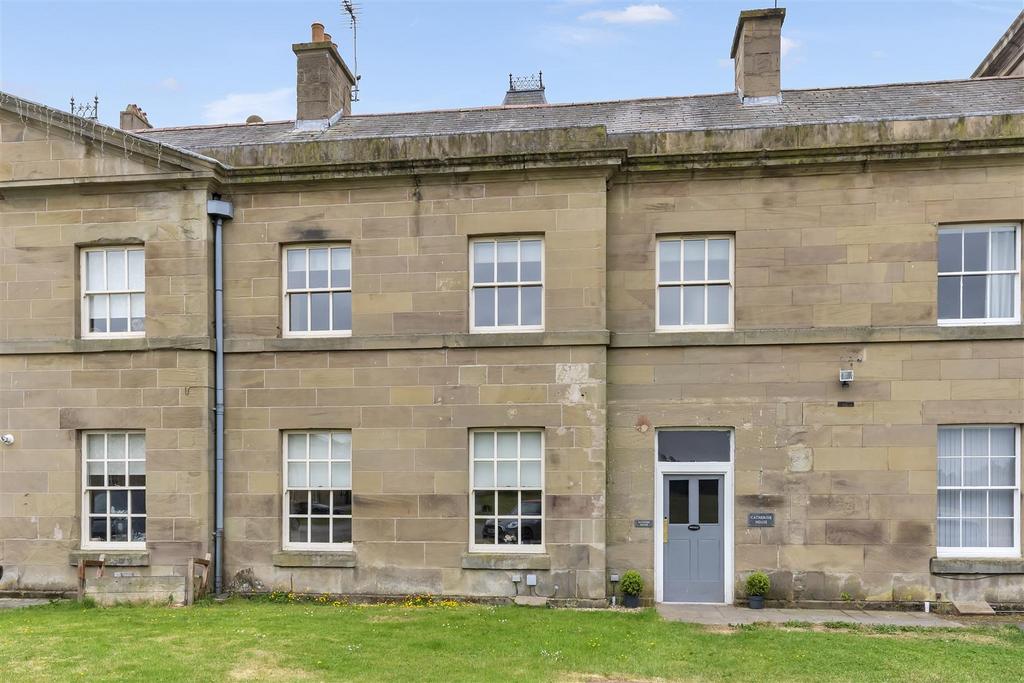 Wynnstay Hall Estate, Ruabon. 4 bed house for sale - £340,000