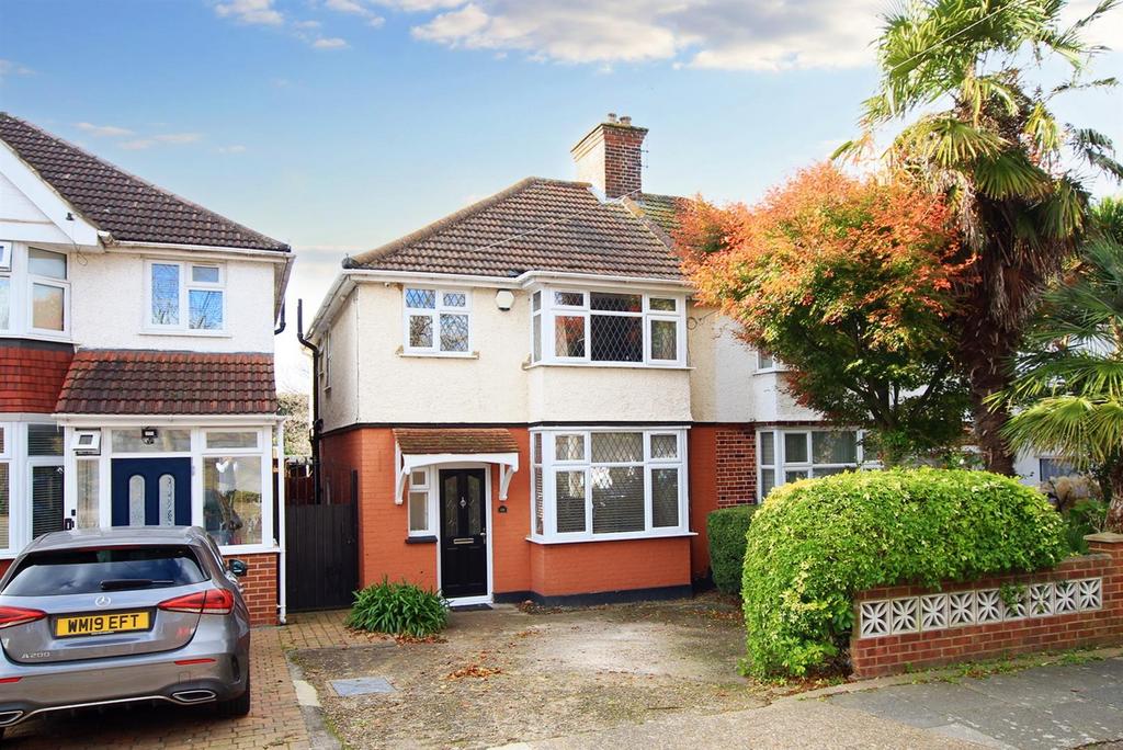 Westbrook Road, Heston TW5 3 bed semi-detached house - £585,000