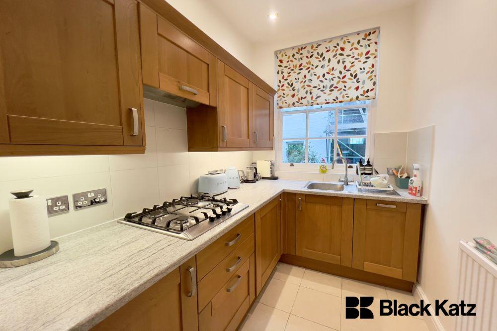 SW1V 1 bed apartment - £1,993 pcm (£460 pw)