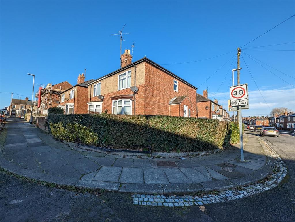 Leyburn Road, Darlington 3 bed semi-detached house - £125,000