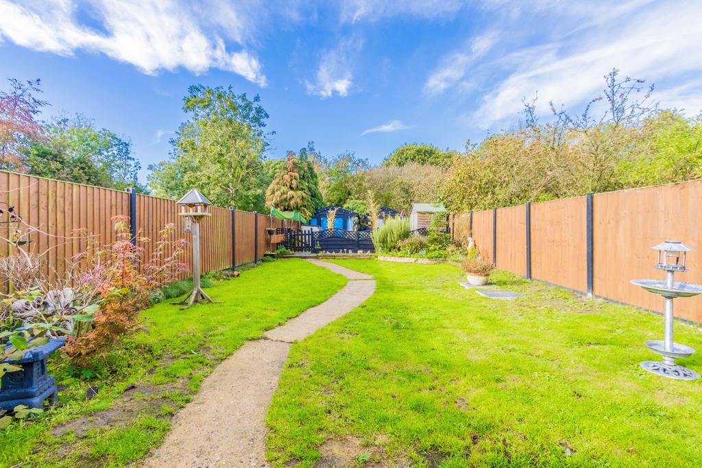 Yarmouth Road, Toft Monks, NR34 2 bed cottage - £290,000